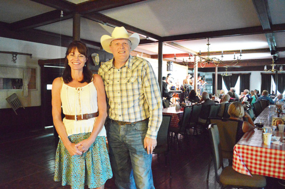 Lazy B Chuckwagon and Show making, preserving lifelong memories | MMAC ...